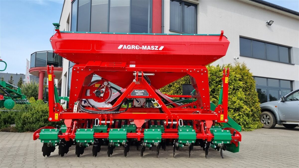 AQUILA DISC COMPACT - AGRO-MASZ pneumatic seed drill | LUPUS
